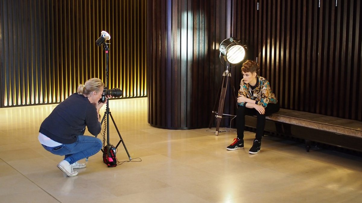 BBC Radio Oxford - Howard Bentham, Scarlet Page: Rock n' Roll Photographer