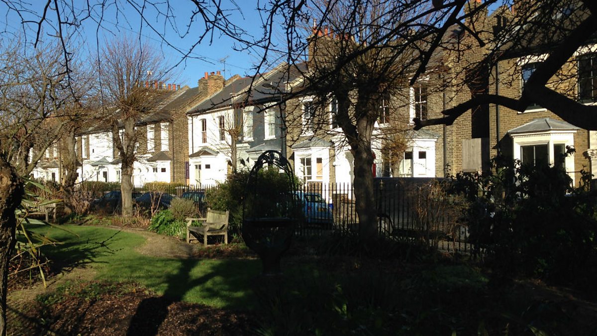 BBC Radio 5 Live - 5 Live In Short, EastEnders: The real Albert Square