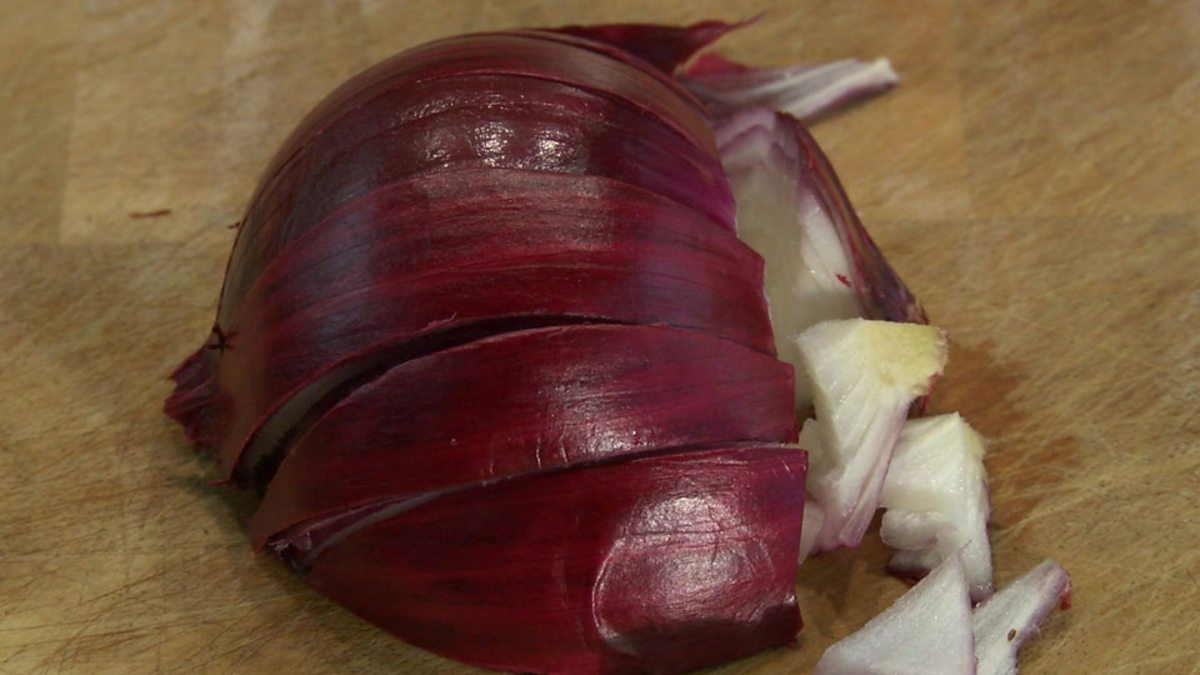 BBC - BBC Learning English, Story of the Week: The 'No Cry' onion