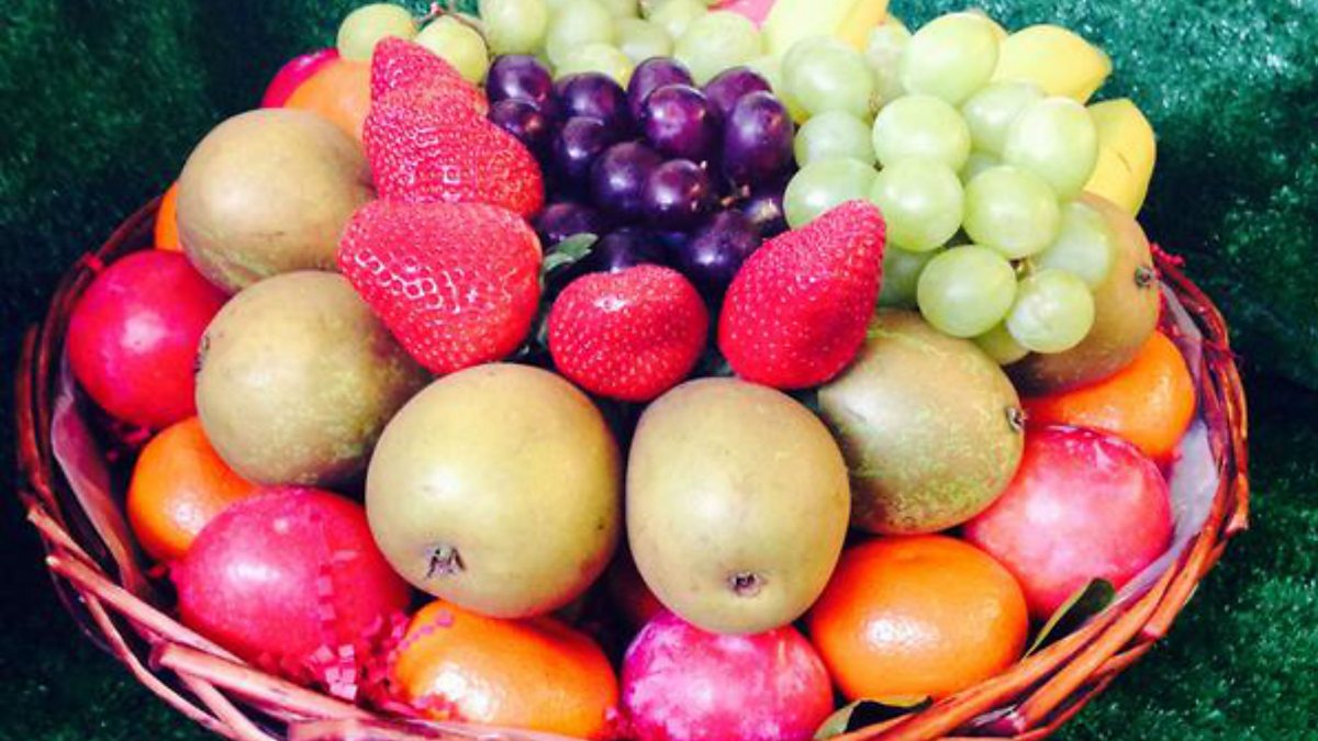 BBC Radio Derby - Sally Pepper, Sally Pepper sends a basket of fruit to ...