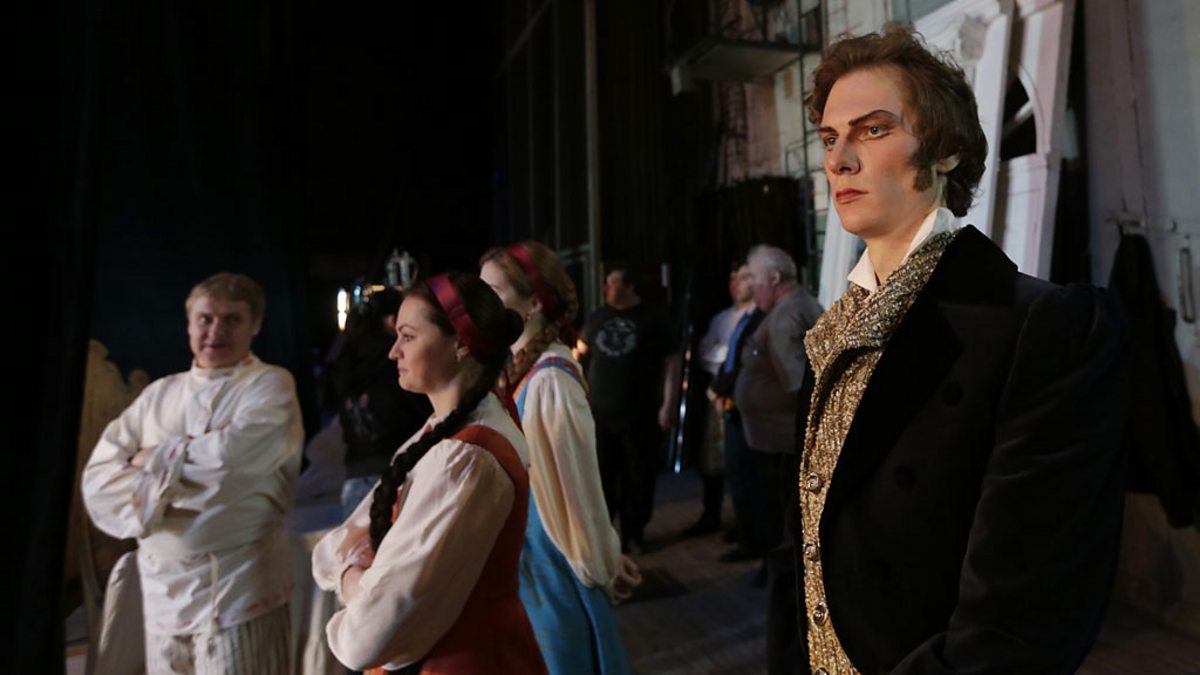 BBC World Service - Outlook, Donetsk Opera Singer Keeps on Singing