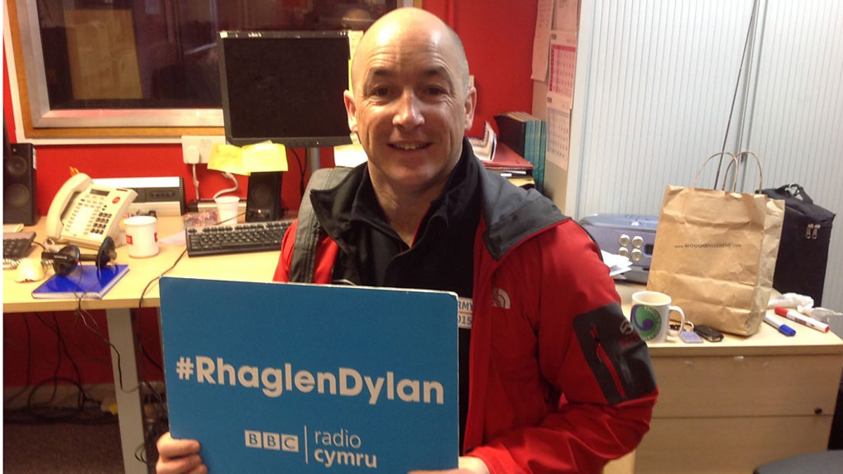 BBC Radio Cymru - Rhaglen Dylan Jones, 04/03/2015, Simon Naylor sydd ar ...