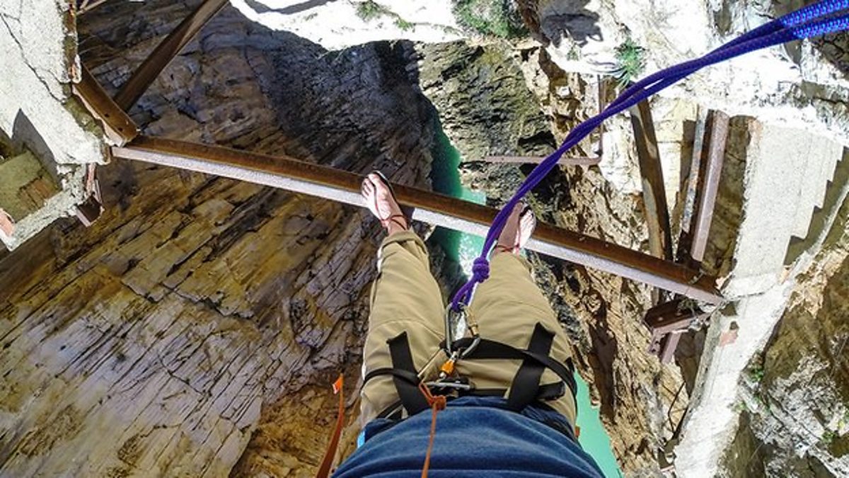 BBC World Service - Weekend, "The World's Most Dangerous Walkway"
