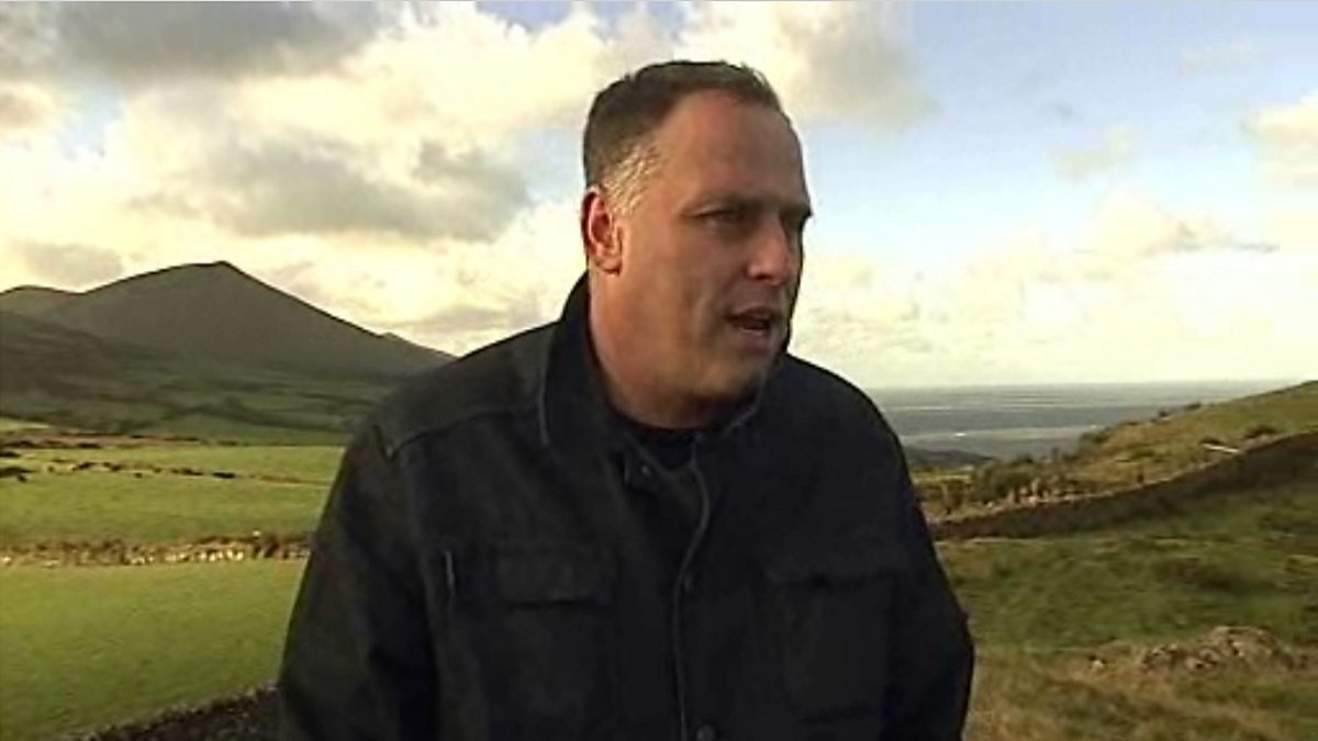 S4C - Dros Gymru, Meirion Macintyre, Gog Orllewi