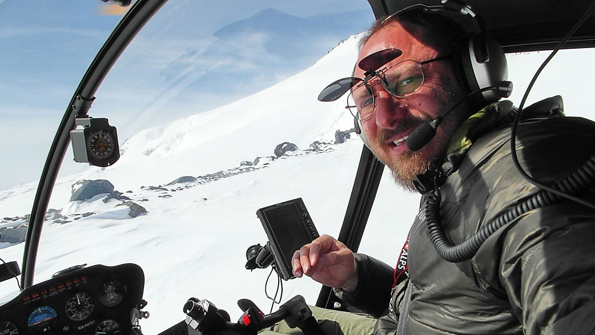 BBC World Service - Outlook, Surviving Arctic crash and polar bears