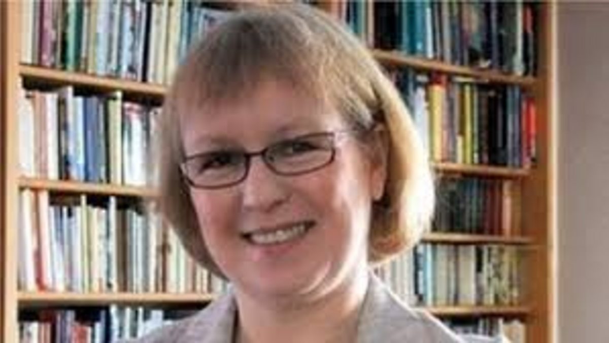 BBC Radio Cymru - Post Cyntaf, Adolygiag wythnosol Catrin Beard o'r ...