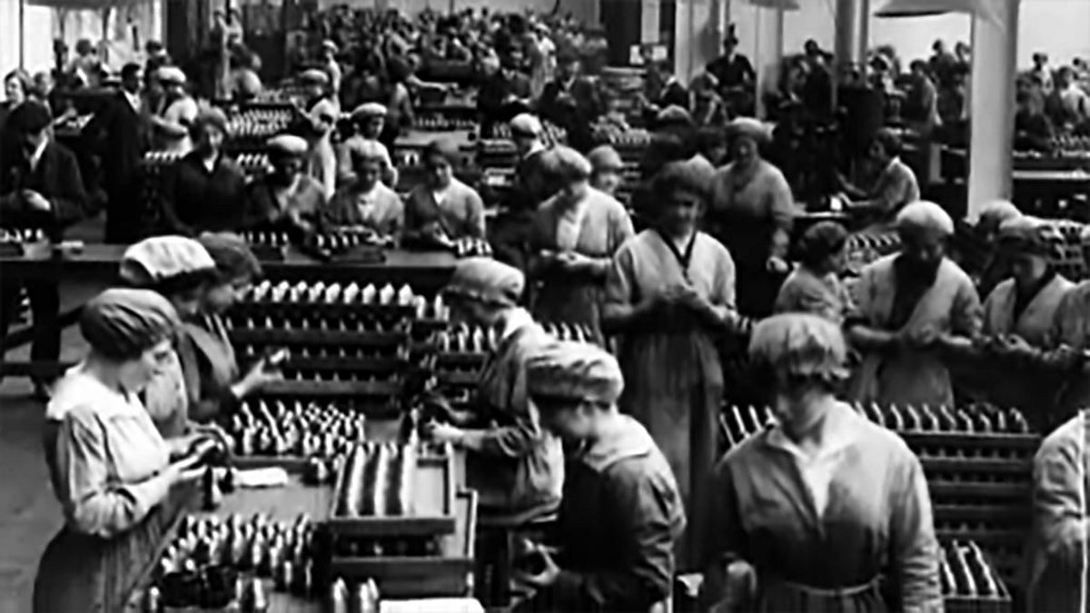 S4C - Pwy Sy'n Gwisgo'r Trowsus?