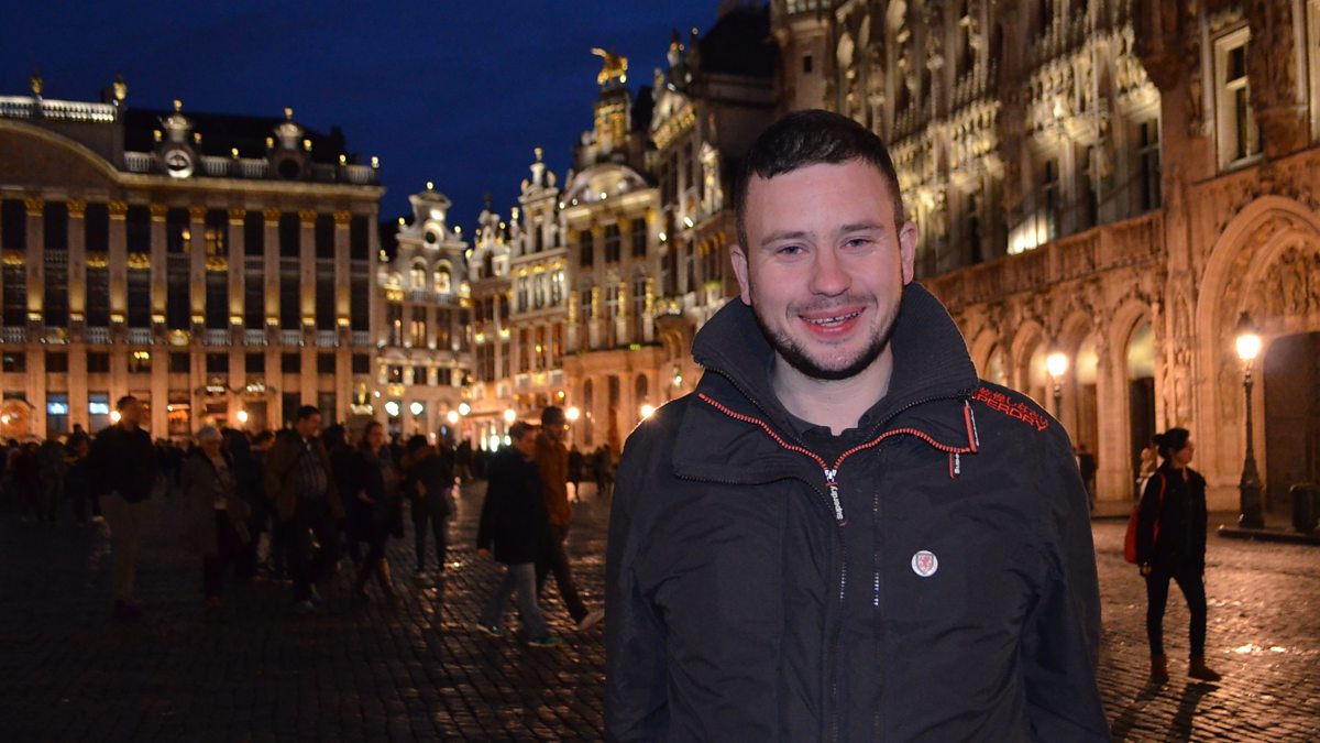 BBC Radio Cymru - Dewi Llwyd ar Fore Sul, Cerdd i dîm pêl-droed Cymru ...