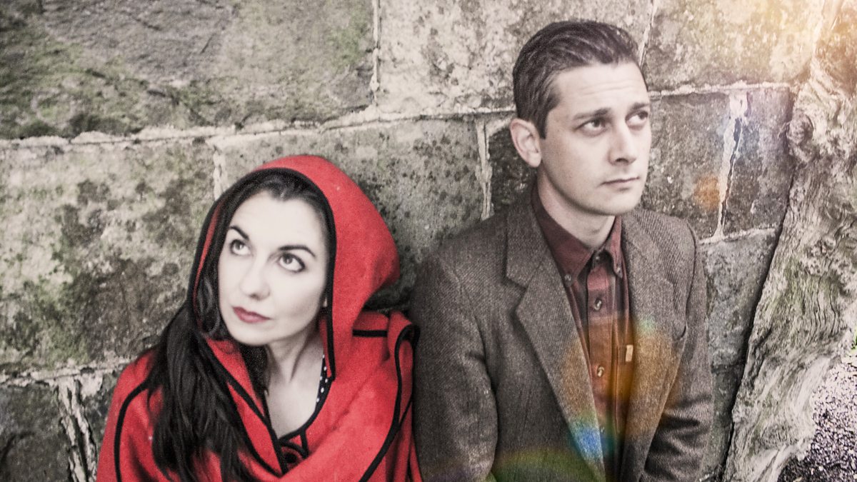 BBC Radio Cymru - C2, Lisa Gwilym, Rogue Jones