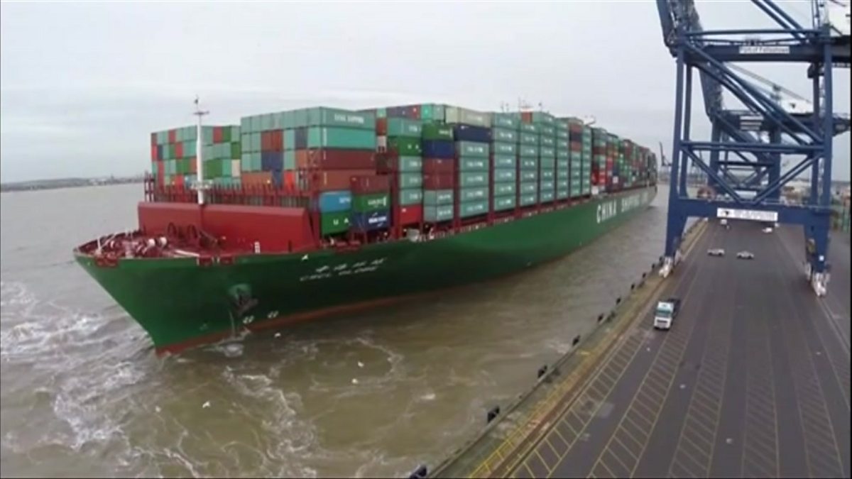 BBC One - Look East, 05/11/2015, Port ready for two 'mega-ships' at once