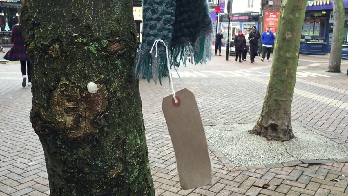 BBC Radio Northampton - Rob Adcock, 24/11/2015, Scarves hung in street ...