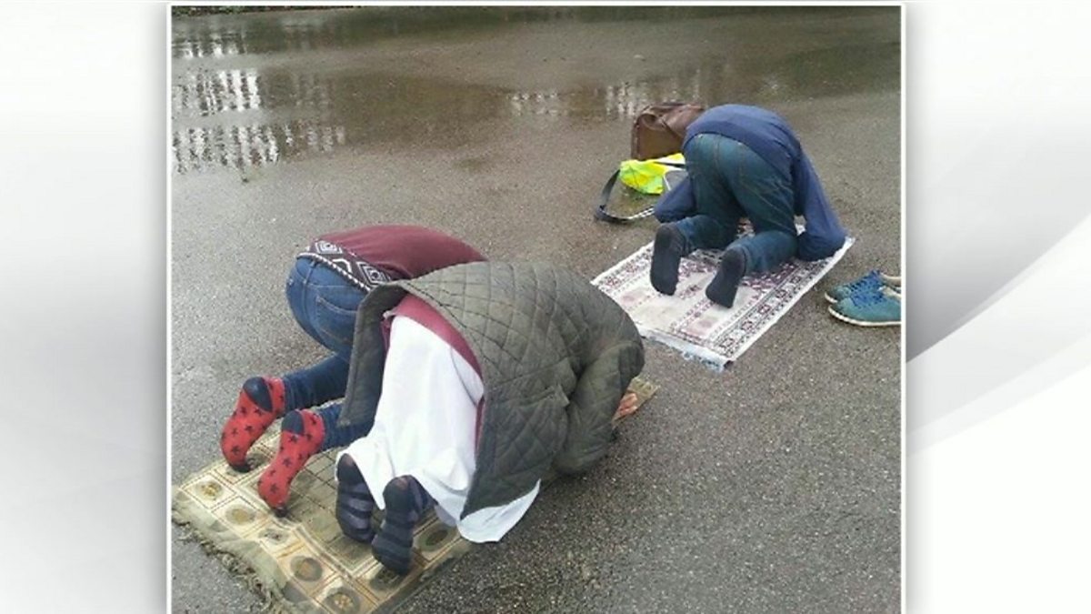 BBC One - Look North (Yorkshire), Muslim Students Pray Outside