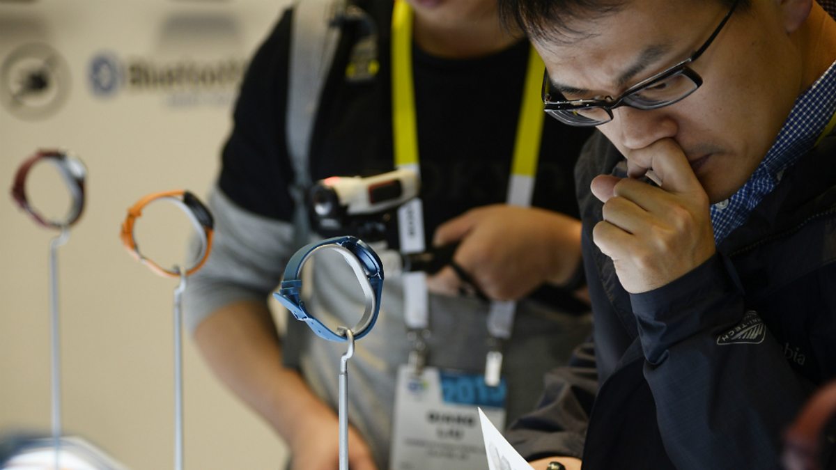 BBC World Service - Tech Life, High Noon for Smartwatches?