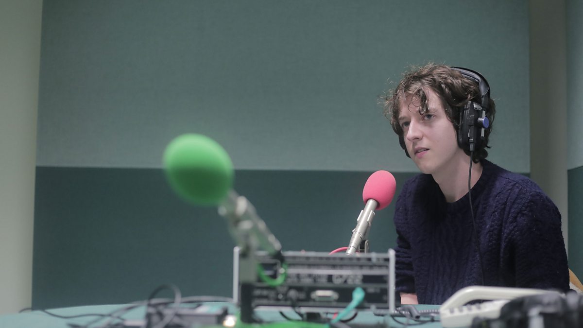 BBC Radio Cymru - C2, Lisa Gwilym, 09/12/2015, Iwan Huws - Thema