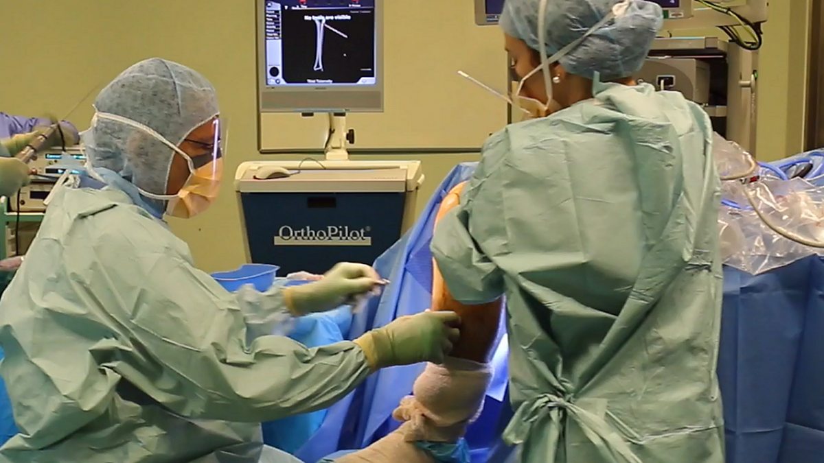 BBC Radio 5 Live - 5 Live In Short, Surgeon: How computers make knee ...
