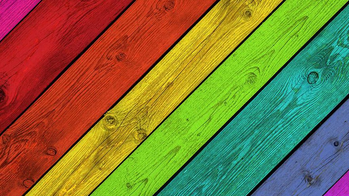 BBC Radio Cymru - Caryl Parry Jones, Lliwiau