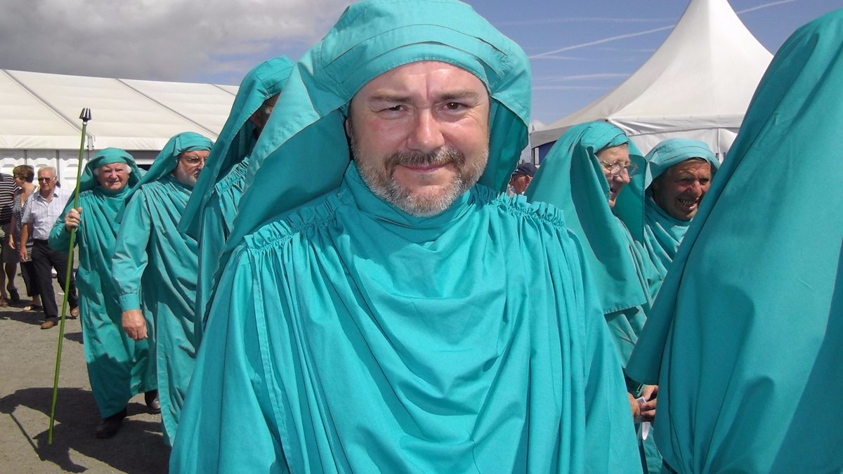 BBC Radio Wales - Roy Noble, 22/05/2016, What's under those Bardic robes?