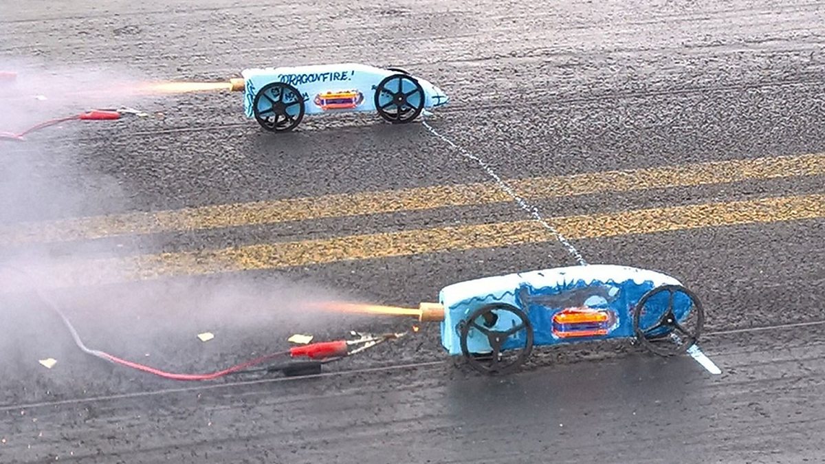 BBC - Make It Digital - BBC micro:bit Bloodhound Rocket Car Final