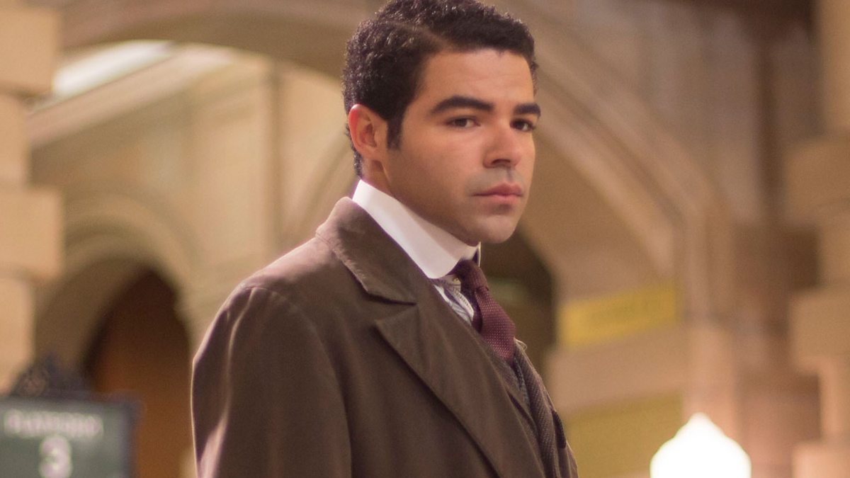 BBC One - The Secret Agent - Hedges