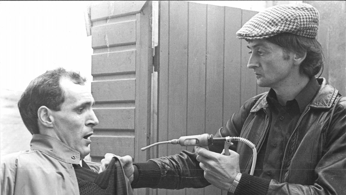 S4C - Nyth Cacwn, Pennod 2