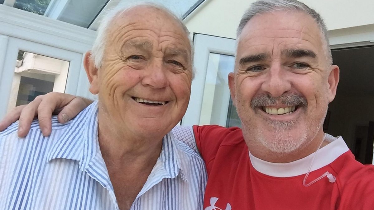 BBC Radio Cymru - Tommo, Tacsi Tommo gyda Clive Rowlands