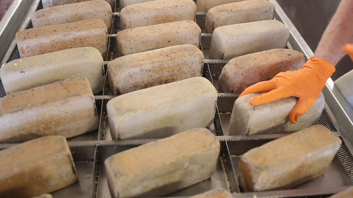 BBC World Service - Newshour, Why does the US have mountains of cheese?