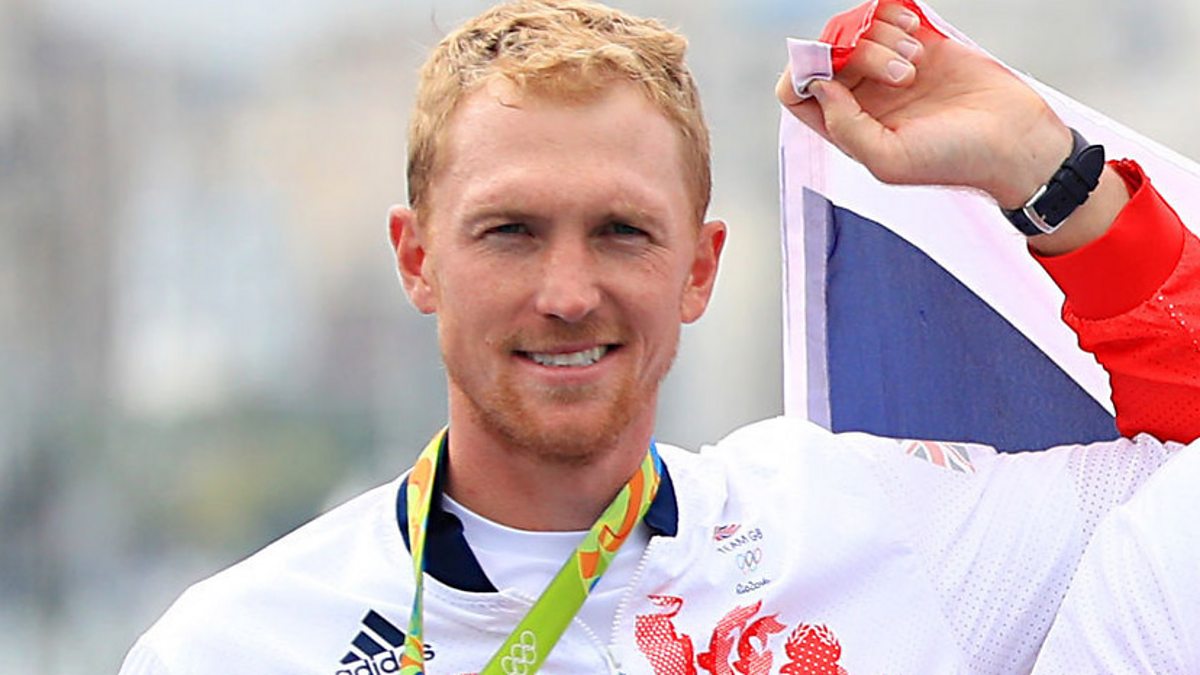 BBC Radio 5 Live - 5 Live In Short, Alex Gregory: A little sparrow was ...