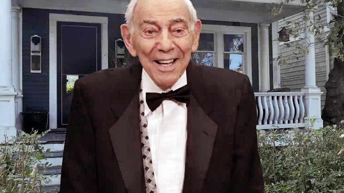 BBC World Service - The Newsroom, The so-called "Godfather of Gore" dies