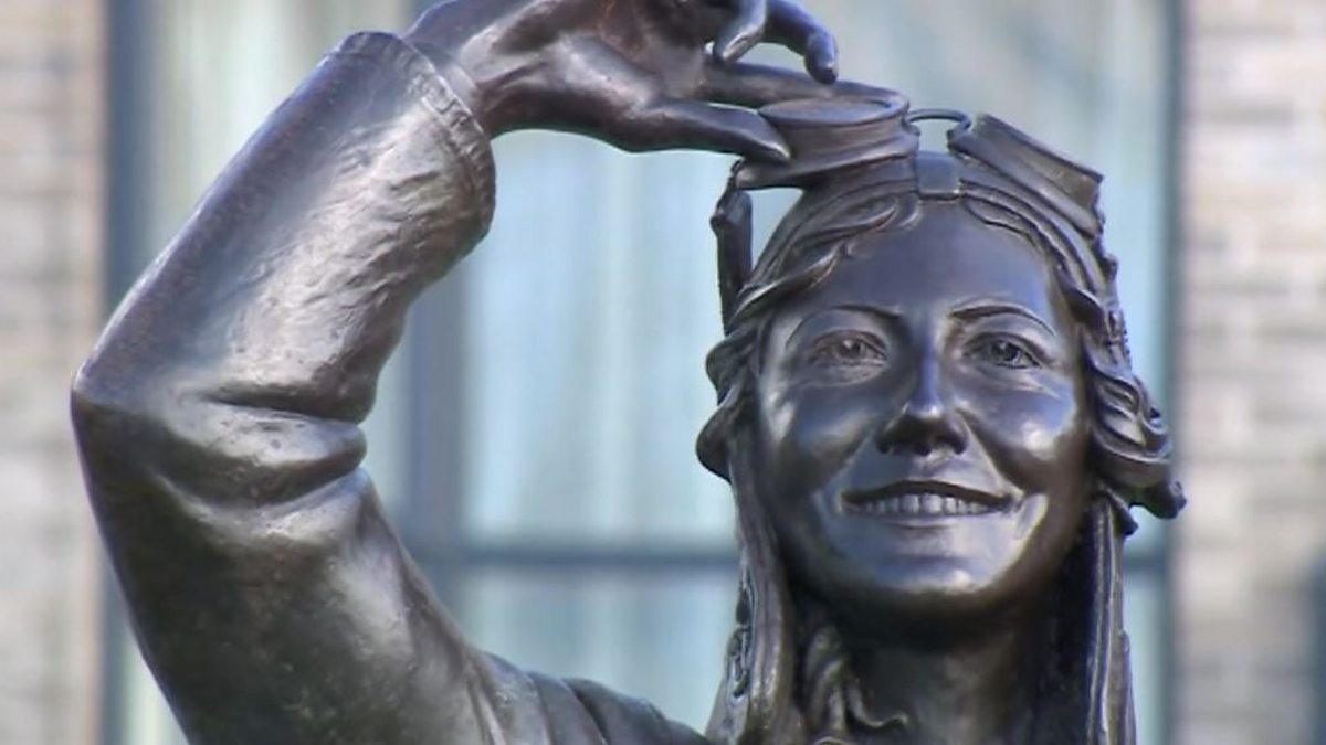 BBC Radio Humberside - Breakfast, New Amy Johnson statue unveiled in Hull