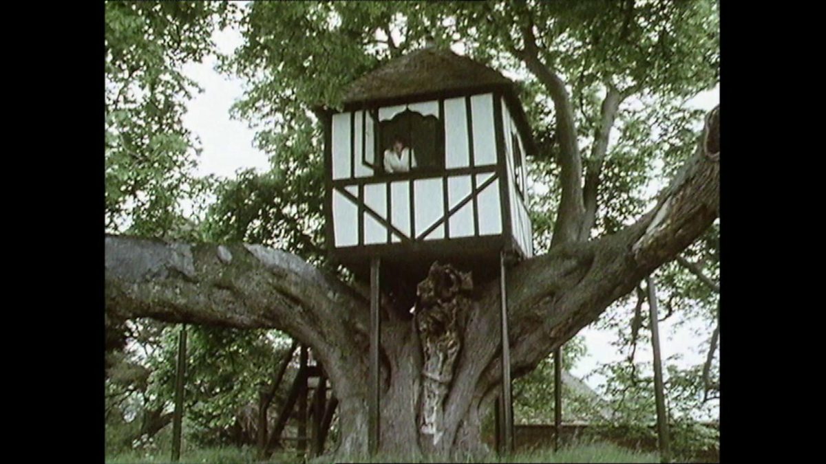 BBC Two - 40 Minutes, Desirable Dwellings, The Treehouse at Pitchford ...