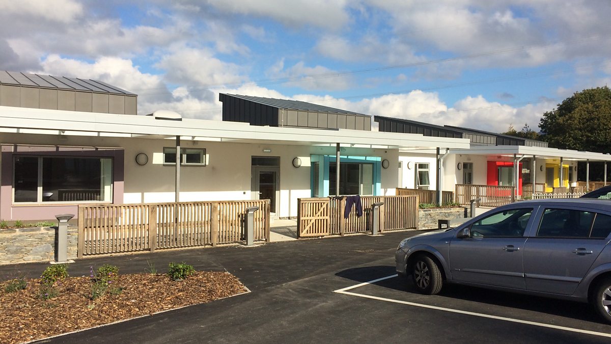 BBC Radio Cymru - Post Cyntaf, Adeilad newydd i Ysgol Hafod Lon