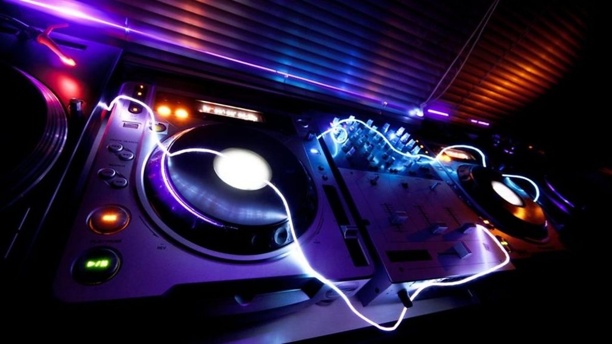 BBC Radio Cymru Mwy - Radio Cymru Mwy, Dewis, John Rostron