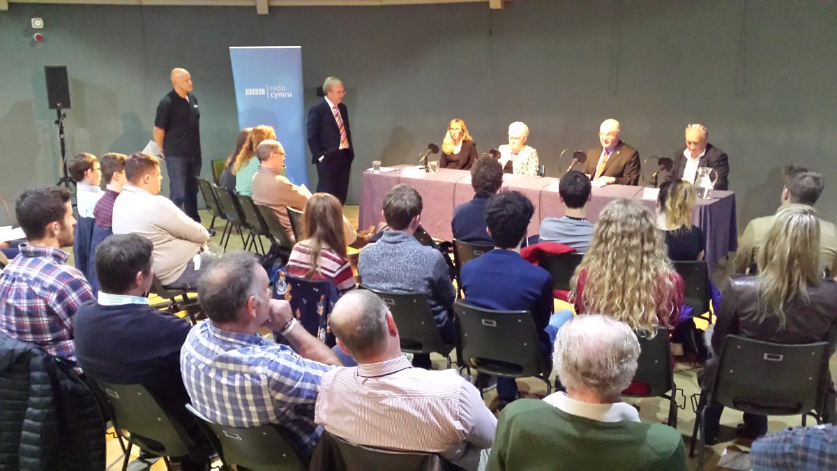 BBC Radio Cymru - Hawl i Holi, Aberystwyth, Parchu Ffoaduriaid?