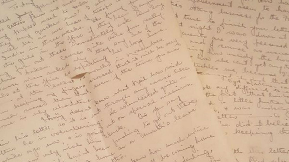 BBC Radio 5 Live - 5 Live In Short, Wartime love letter rescued from ...