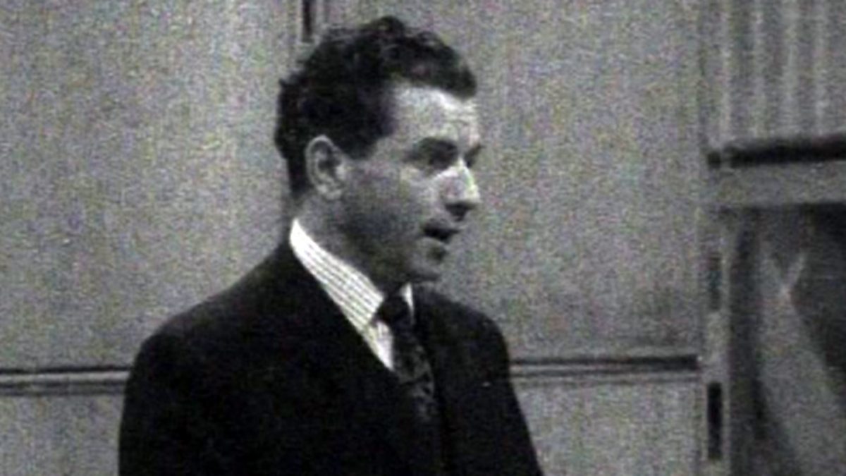 BBC Radio Cymru - Stiwdio gyda Nia Roberts, Cofio Wilbert Lloyd Roberts