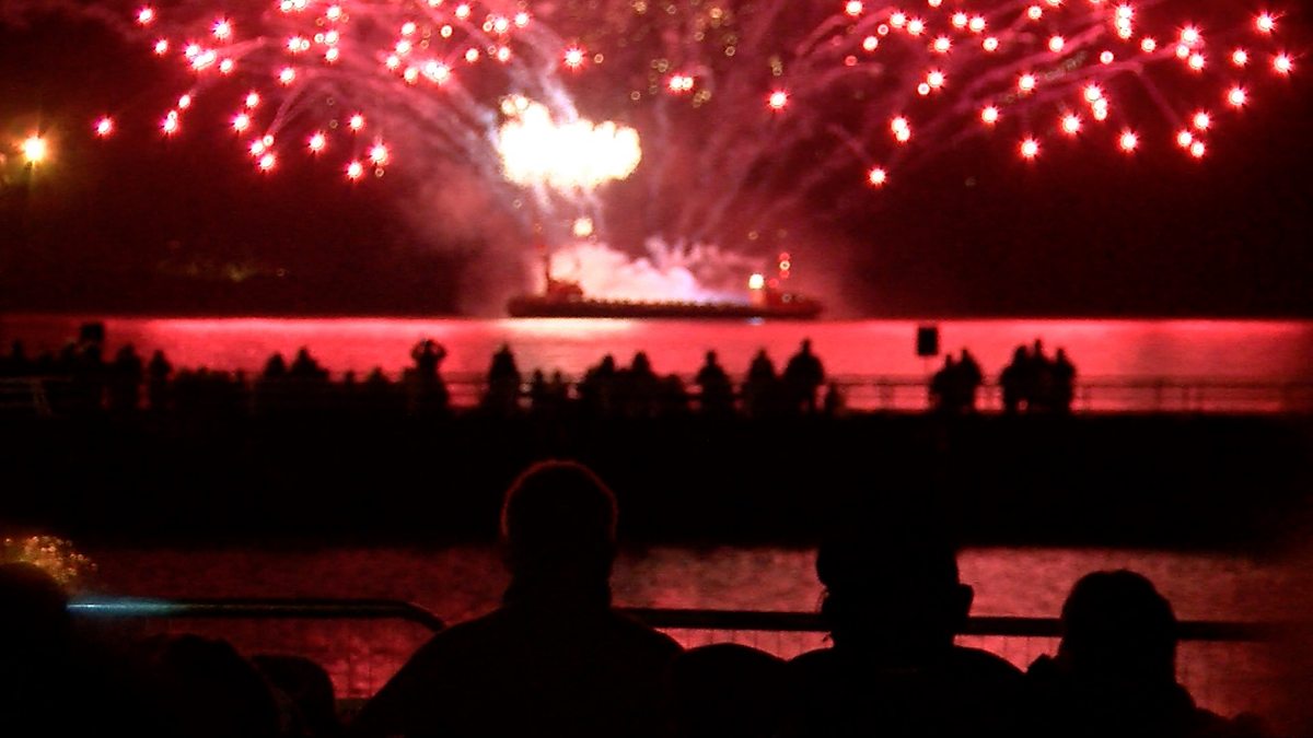 BBC Arts - Hull 2017 City of Culture, Fireworks bring Hull 2017 'In ...