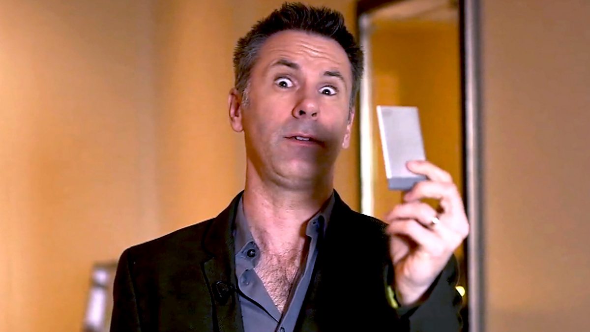 BBC News - Click, CES, CES 2017: Intel reveals credit card-sized computer