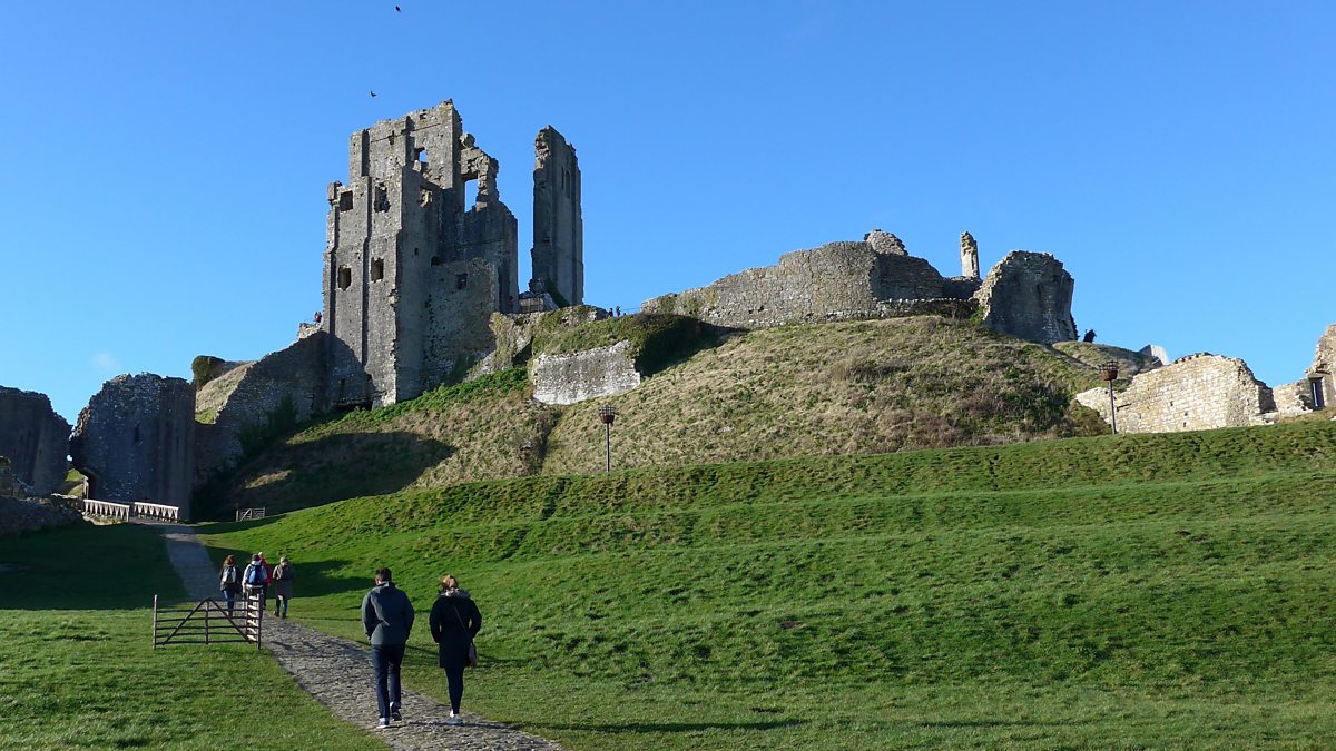 BBC Radio Solent - Katie Martin, Hampshire actress Sarah Parish keeps ...