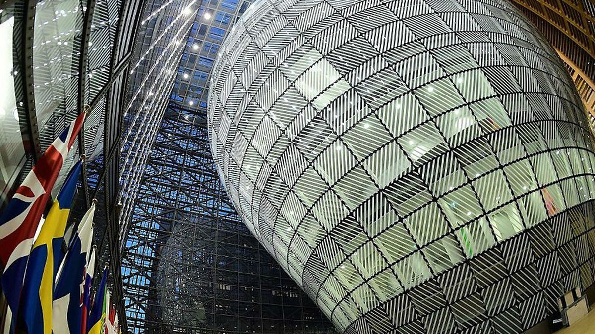 BBC Radio 4 - Westminster Hour, A good deal for all sides?