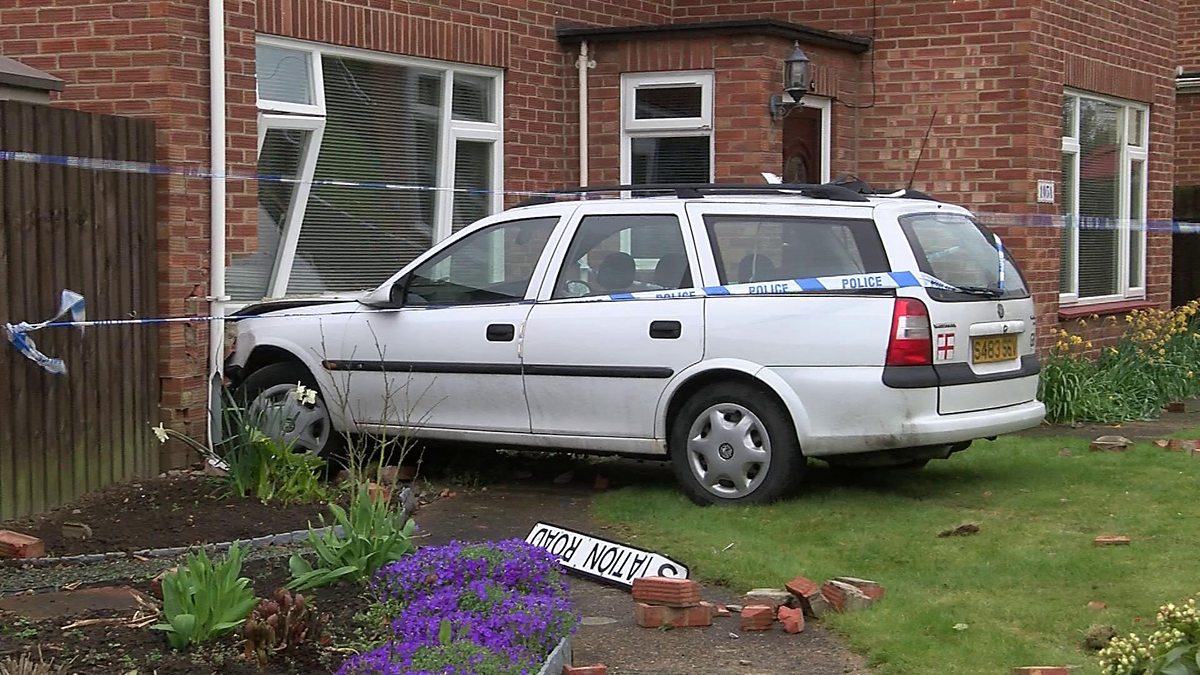 BBC Radio Suffolk - Mark Murphy, 20/03/2017, Stolen car crashes into house