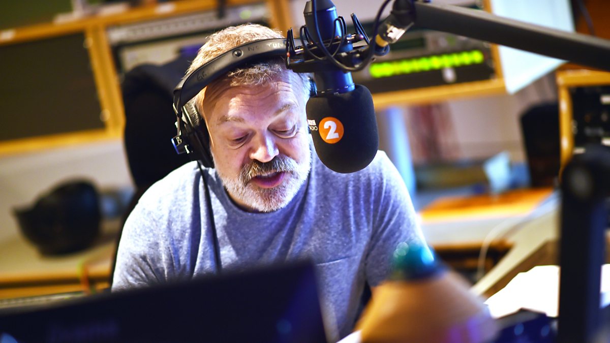 BBC Radio 2 - Graham Norton, A sausage for me, a sausage for them ...