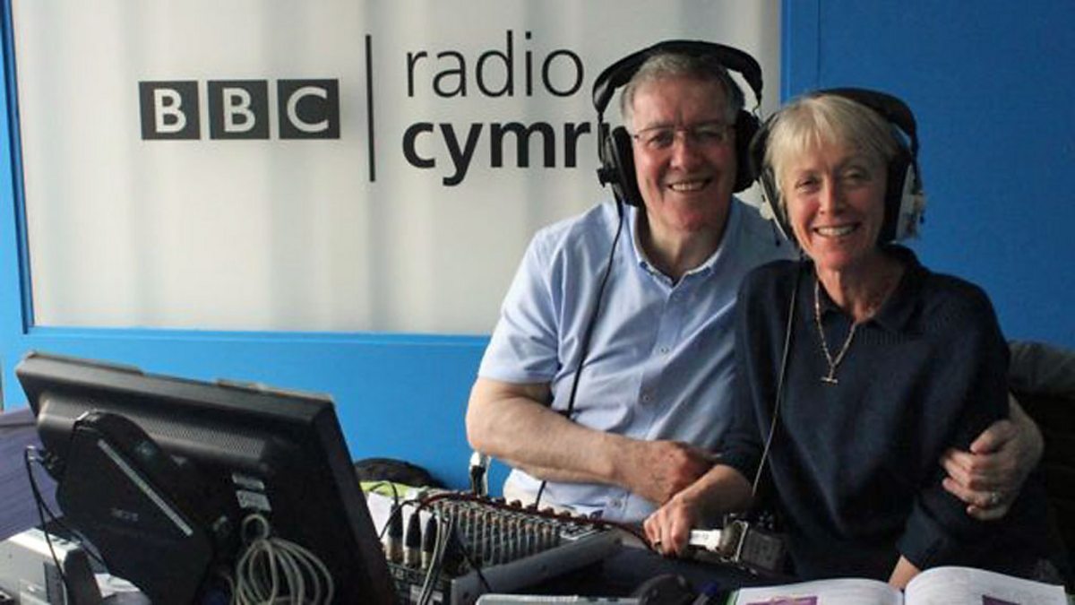 BBC Radio Cymru - O'r Maes, Pnawn Llun