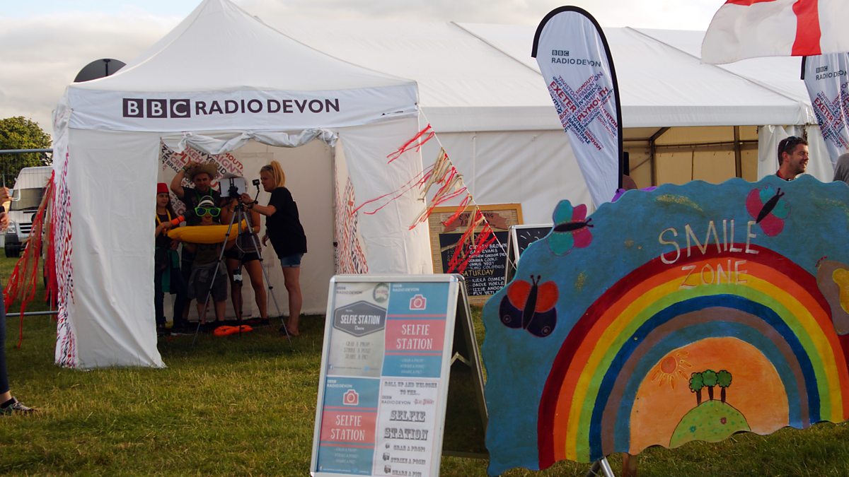 BBC Radio Devon - Matt Woodley and Pippa Quelch, Festival Photo Booth - If the mic's have all ...