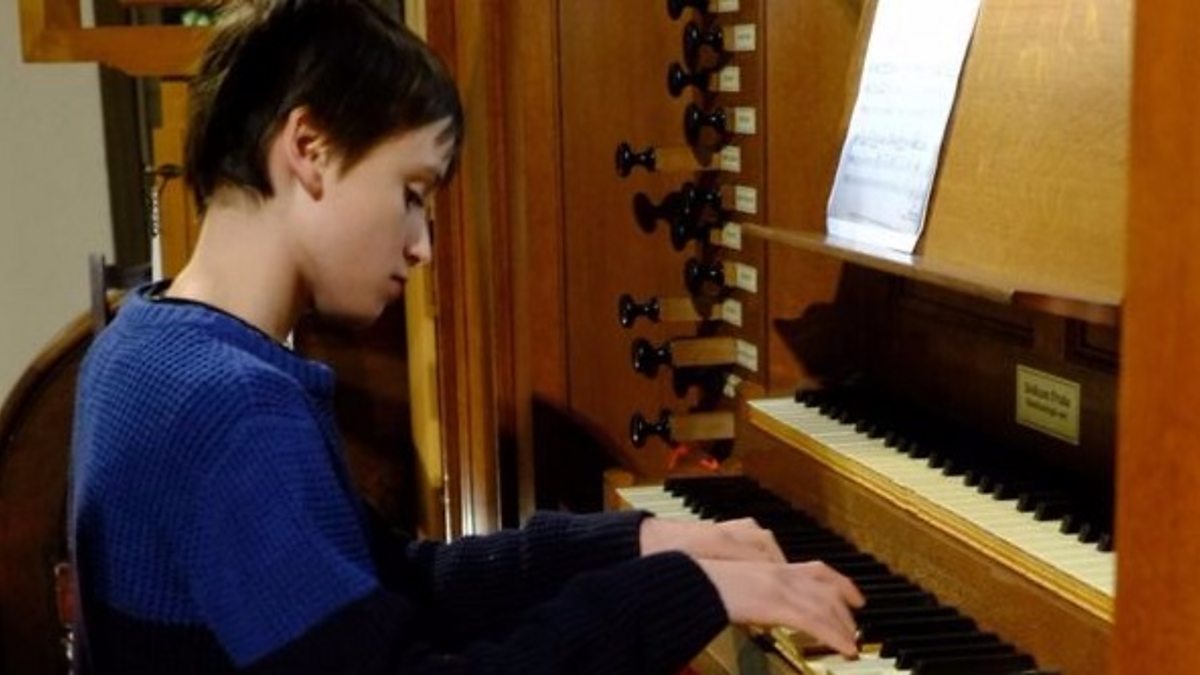 BBC World Service - World Update, The decline of the church organist