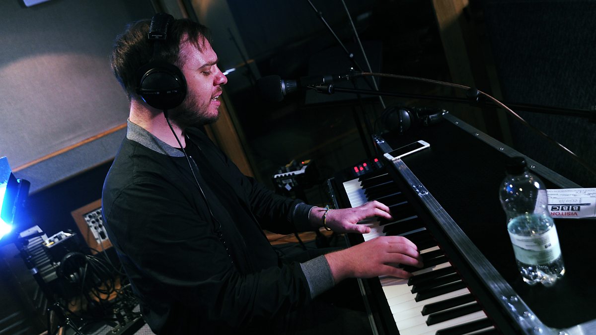 BBC Radio 1 - Radio 1's Future Sounds, Everything Everything perform ...