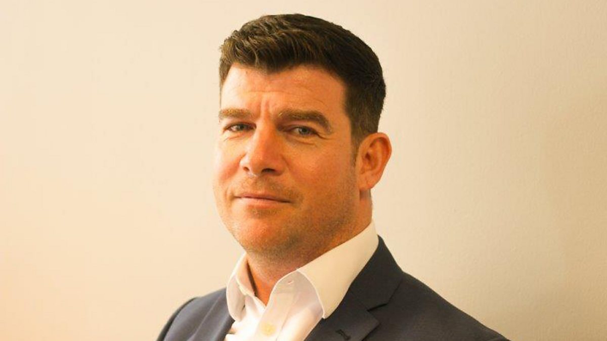 BBC Radio Cymru - Gari Wyn, Emyr Jones