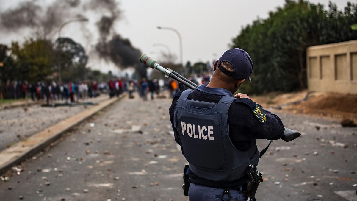BBC World Service - The Inquiry, Are South Africa's Police Failing?