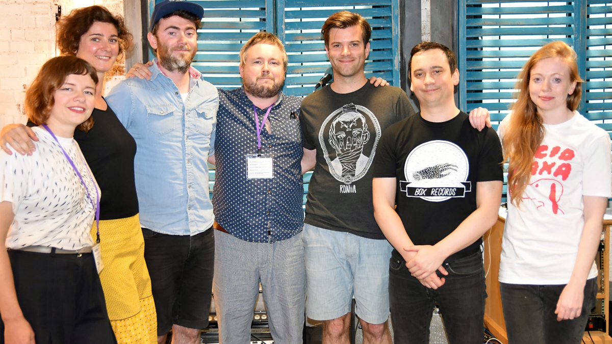 BBC Radio 6 Music - Lauren Laverne, Tom Ravenscroft sits in...With ...