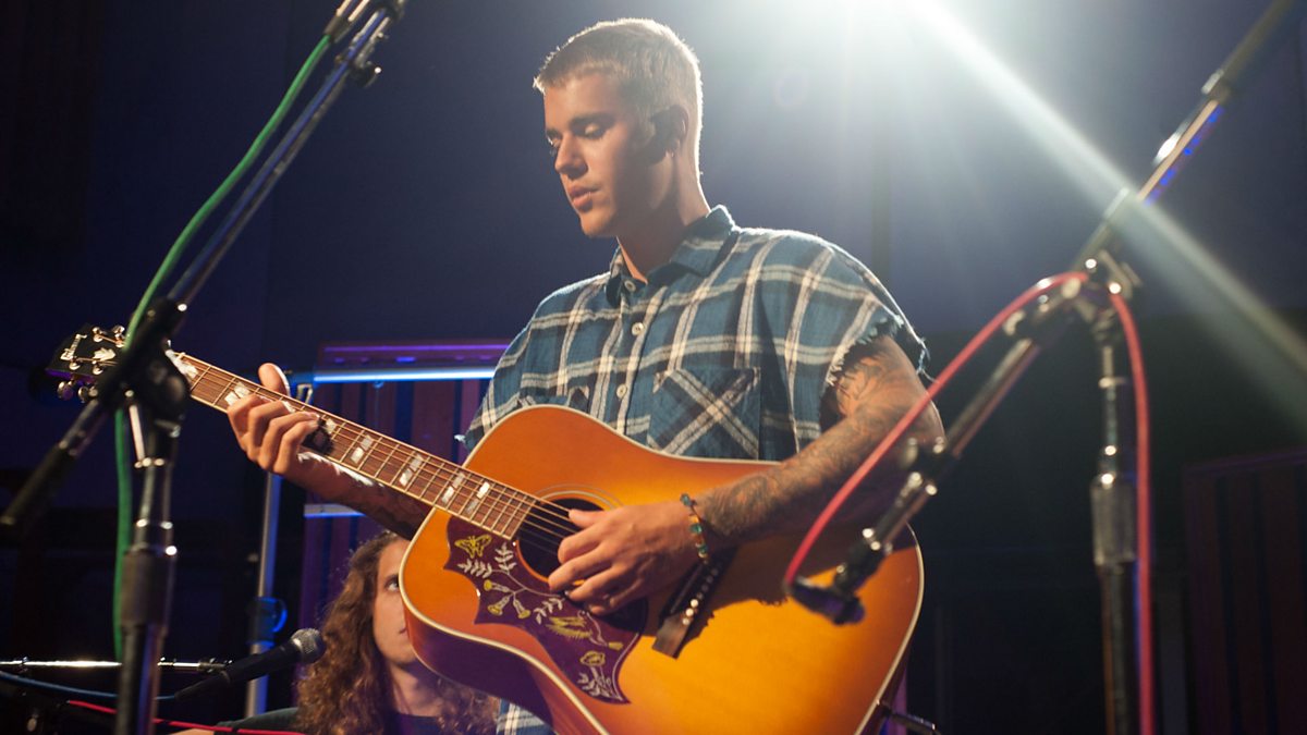 BBC - 7 invaluable Twitter lessons we can all learn from Justin Bieber