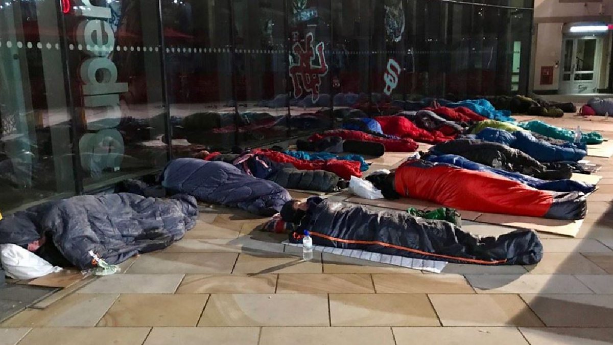 BBC Radio Surrey - Breakfast on BBC Radio Surrey, Surrey's rough ...